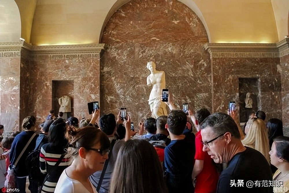 The historical and cultural significance of the Louvre: a symbol and a ...