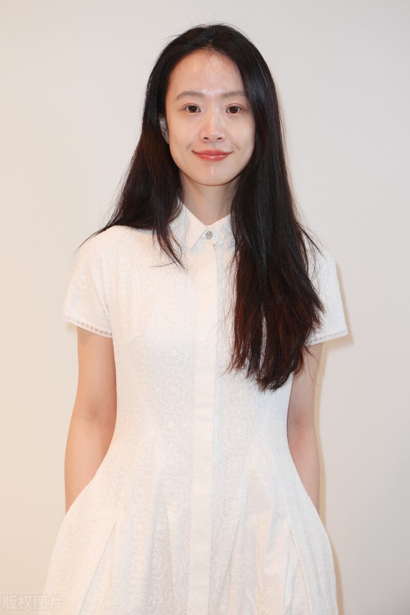 Gu Ailing and Liu Yifei both wore punk outfits to watch the show, and ...