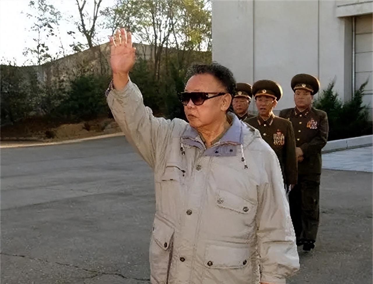 Farewell ceremony for Kim Jong Il's body: Photographic equipment was ...