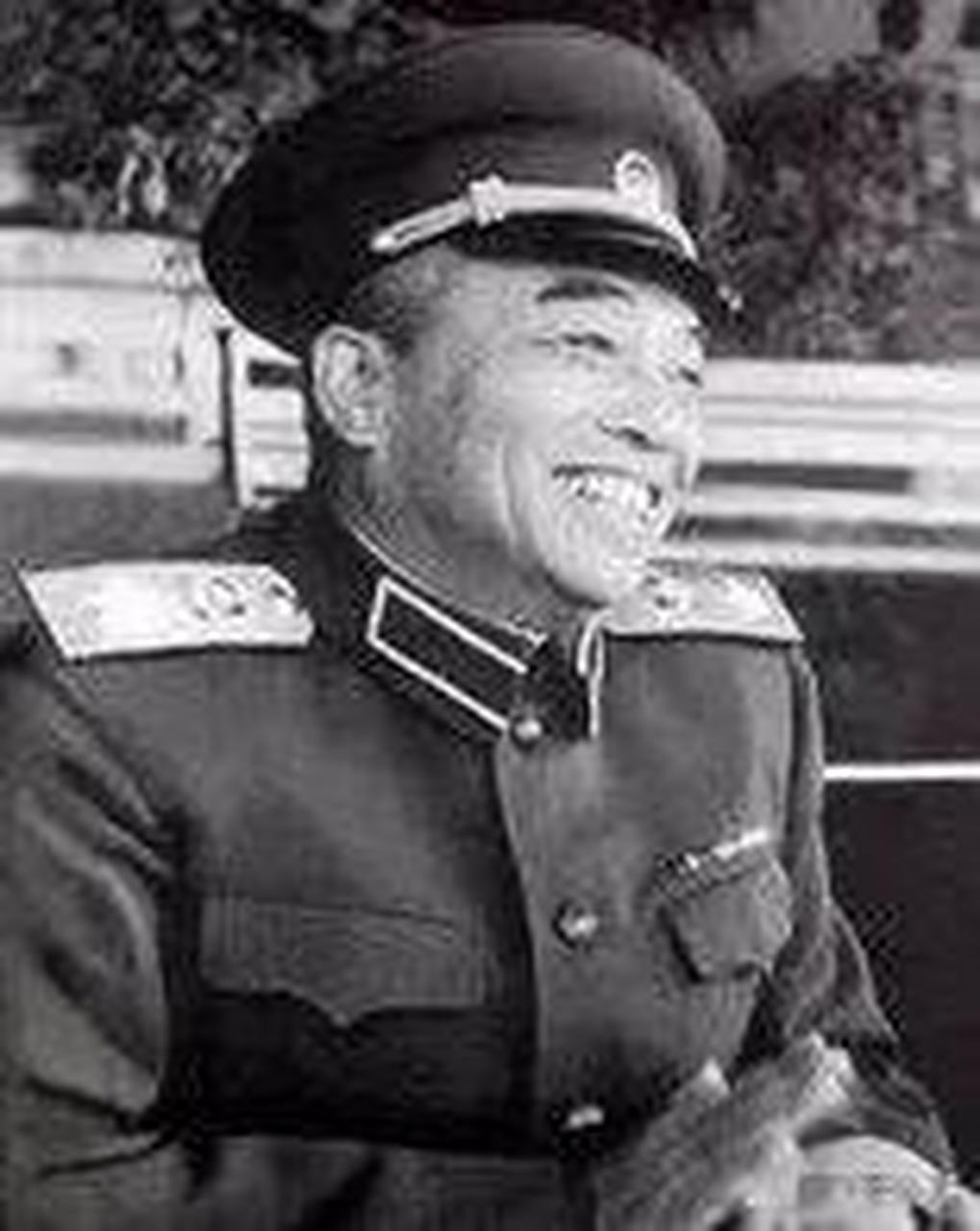 Who has stronger military capabilities, Mr. Peng or Liu Shuai? Why did ...