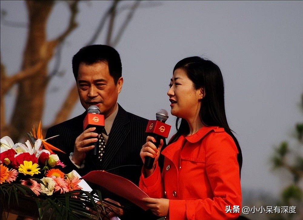 Yang Lei, the star of Dragon TV, was abandoned by Wang Wei, the owner ...