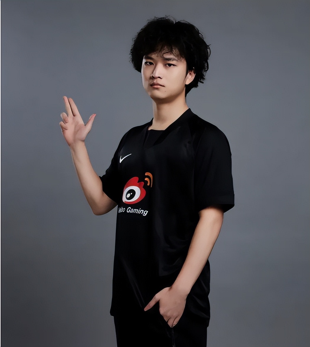 Three stereotypes of LPL: doinb is a bastard, his left hand is called a coward, and Huanfeng is ...