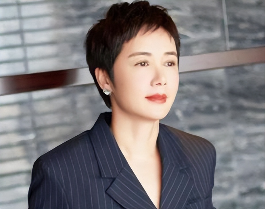 This time, it was the turn of 56-year-old Jiang Wenli to "roll over ...