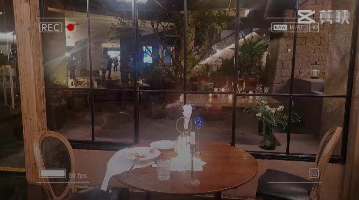 sharp!"Scorching Sun" was filmed in Chongqing, the boss painted Xiao ...