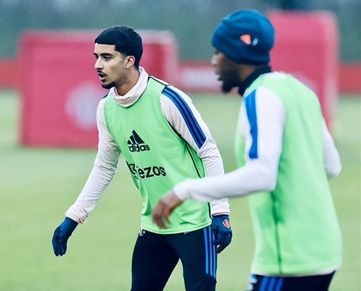 Leading with 5 goals and 3 assists, the third prince of Manchester ...