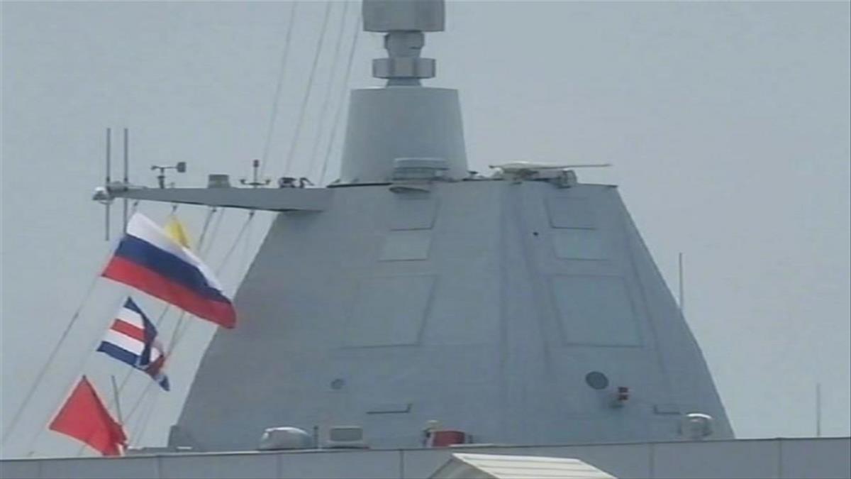 The 055 hangs the Russian flag high, but the Russian officials are full of 054A, and they will ...