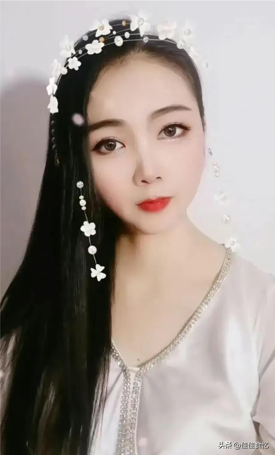 "Red Dust Love Song" and "Flower Bridge and Flowing Water" singer Gao ...