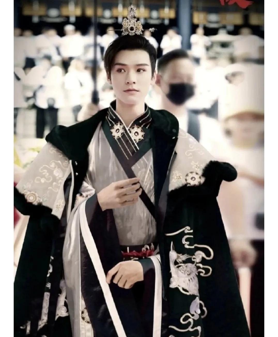 The four handsome guys with thick faces, Gong Jun, Song Weilong, Zhang ...