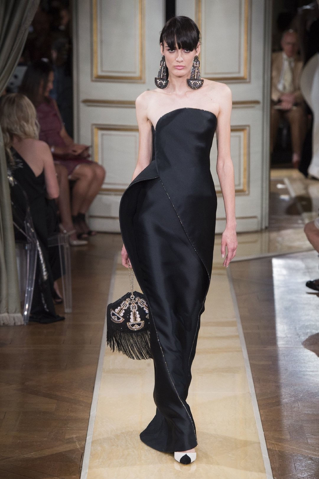 Height 190, looks like Princess Diana, wearing Armani couture is more ...