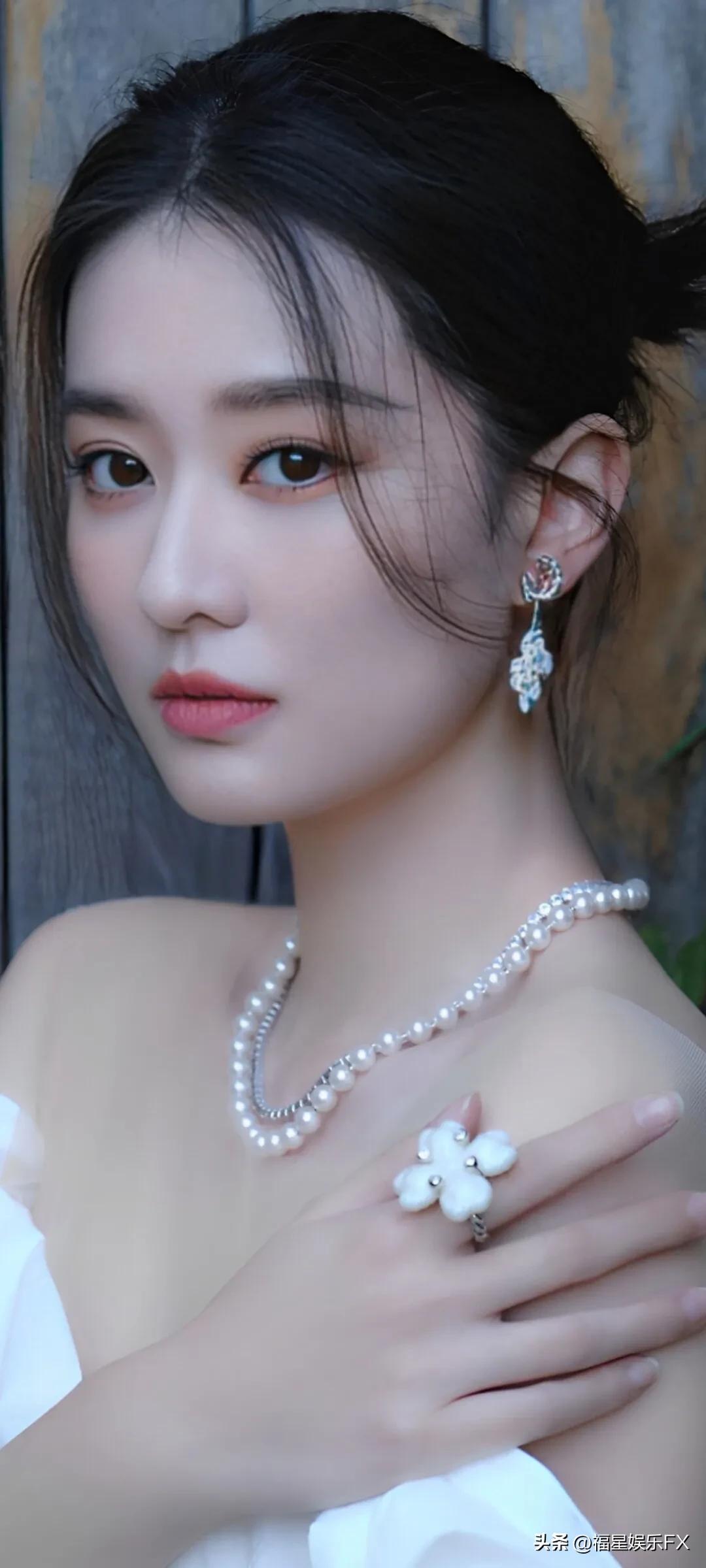 Qiao Xin: Fresh and beautiful, popular, with excellent appearance and ...