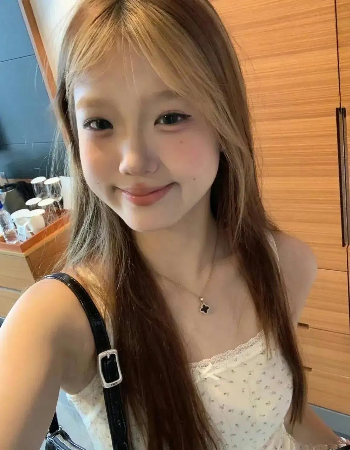 Christy Chung's ugliest daughter turned into a pure beauty, she was reminded not to fall in love ...