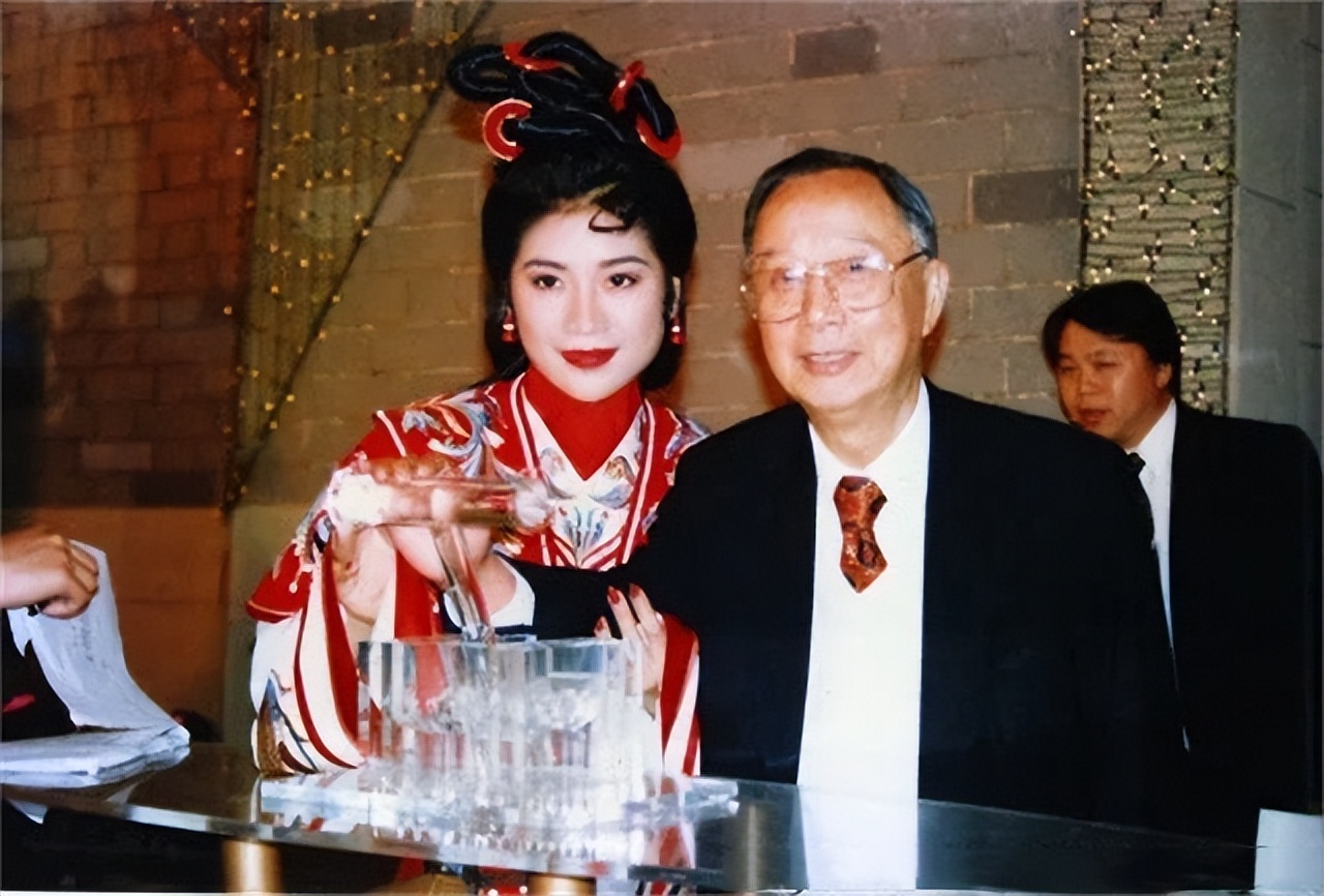 Lin Jianming: At the age of 76, he was in love with a 51-year-old ...