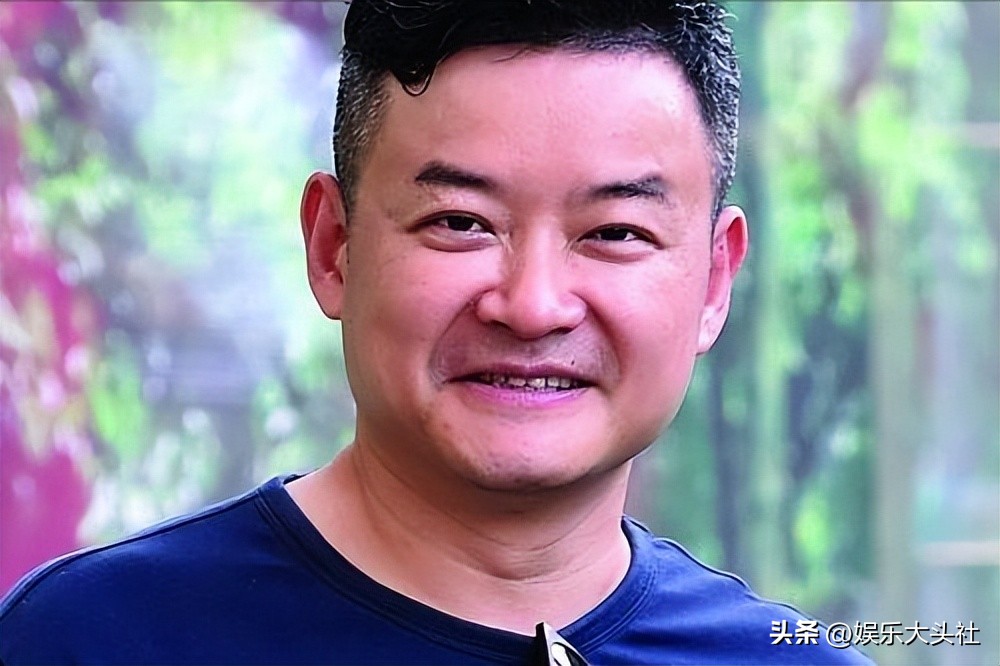 Li Jiaming, a well-known host of CCTV, went to the United States at the ...