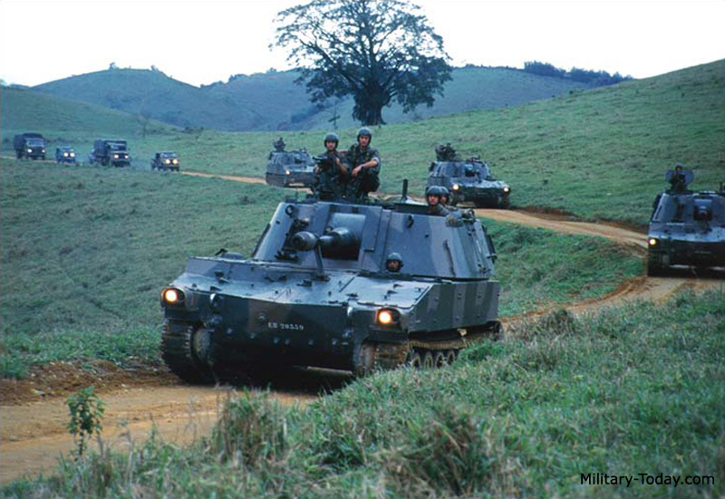 American M108 105mm self-propelled gun that participated in the Vietnam ...