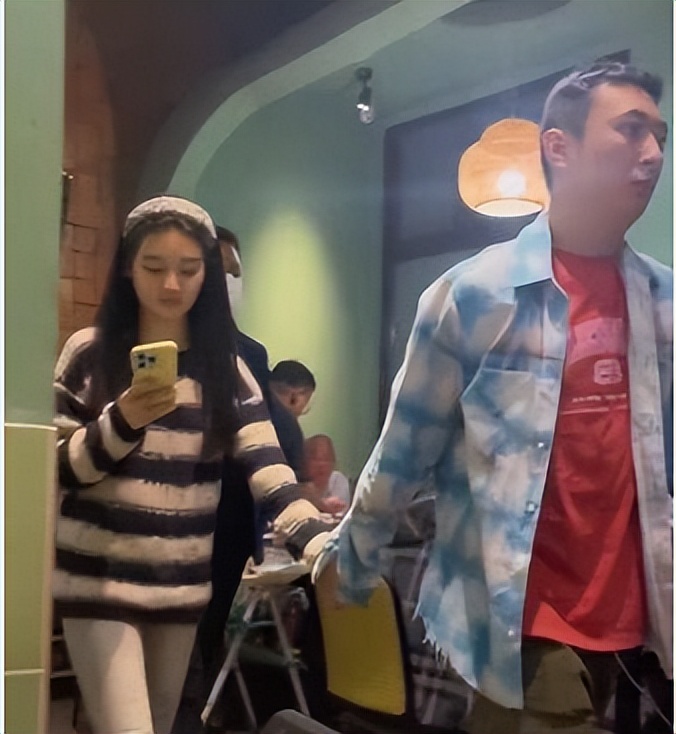 According to Wang Sicong's current girlfriend Liu Yu'an's profile, she ...
