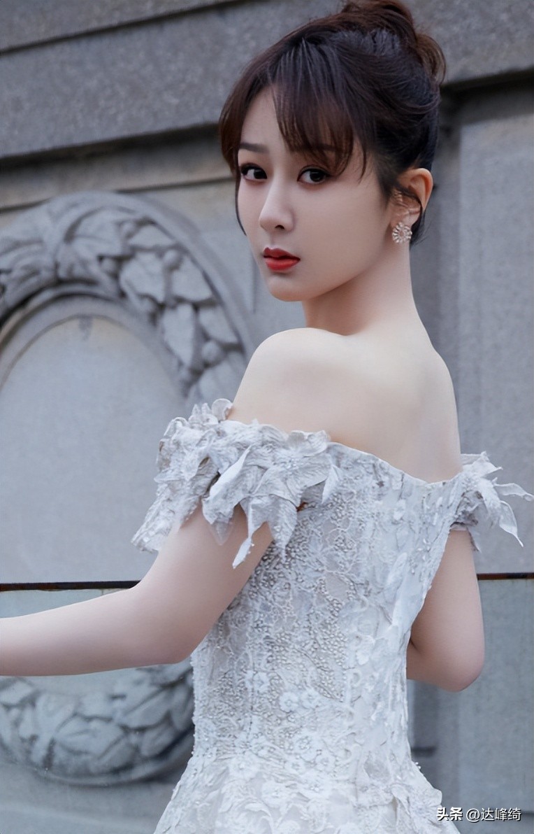 Yang Zi, who became famous at a young age, has won the love and ...