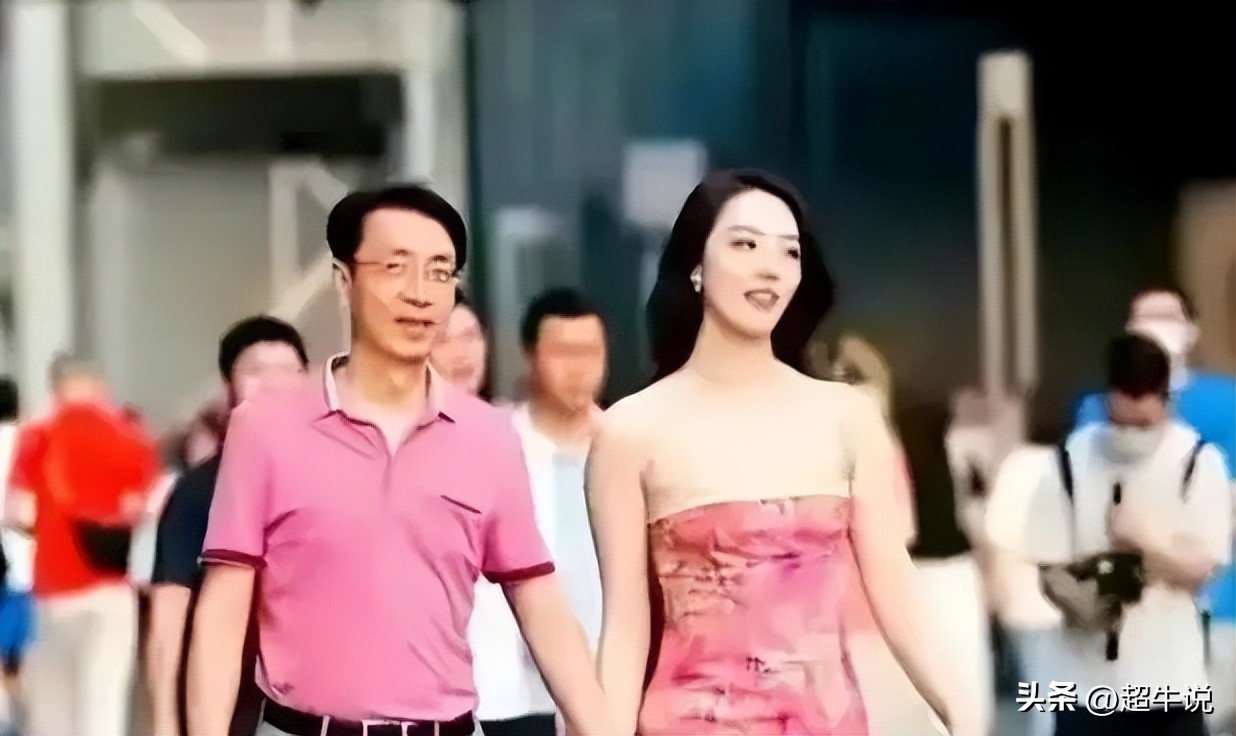 It is the first time to talk about Hu Dong intimately holding hands and ...