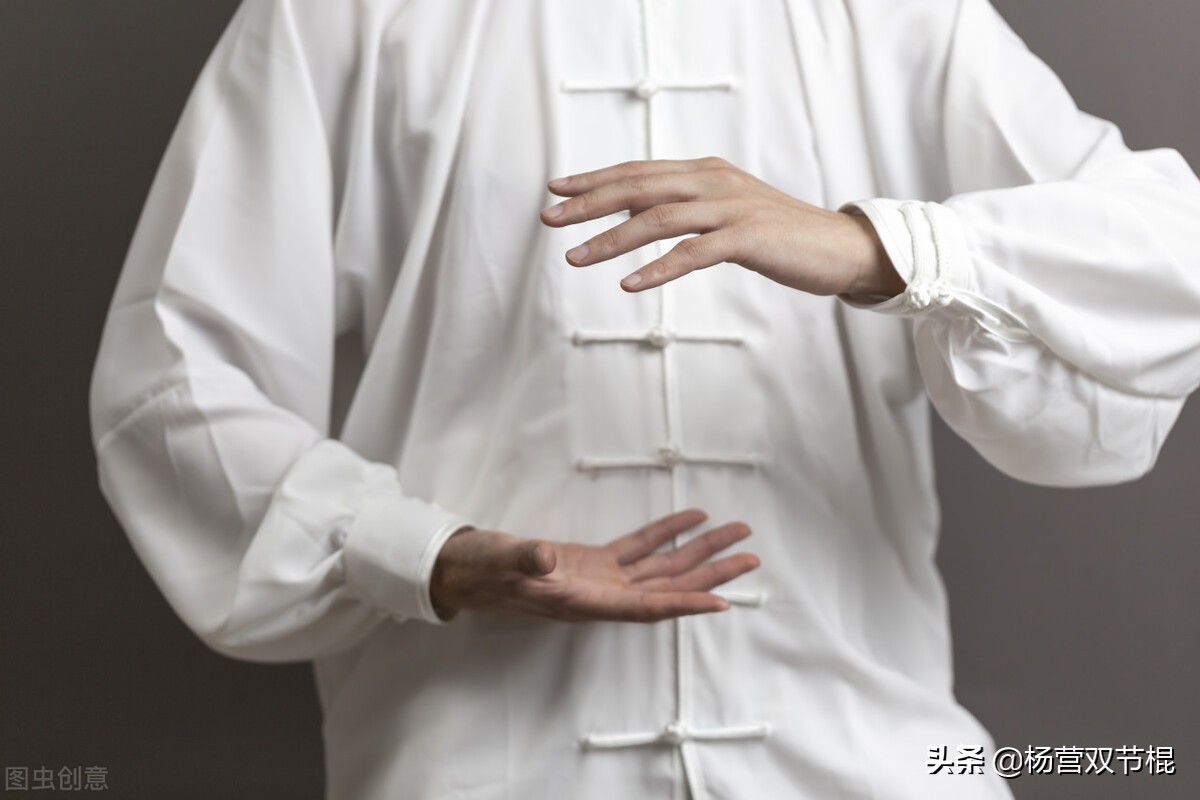 How to understand "five bows on the back of the body" in Tai Chi? - iNEWS