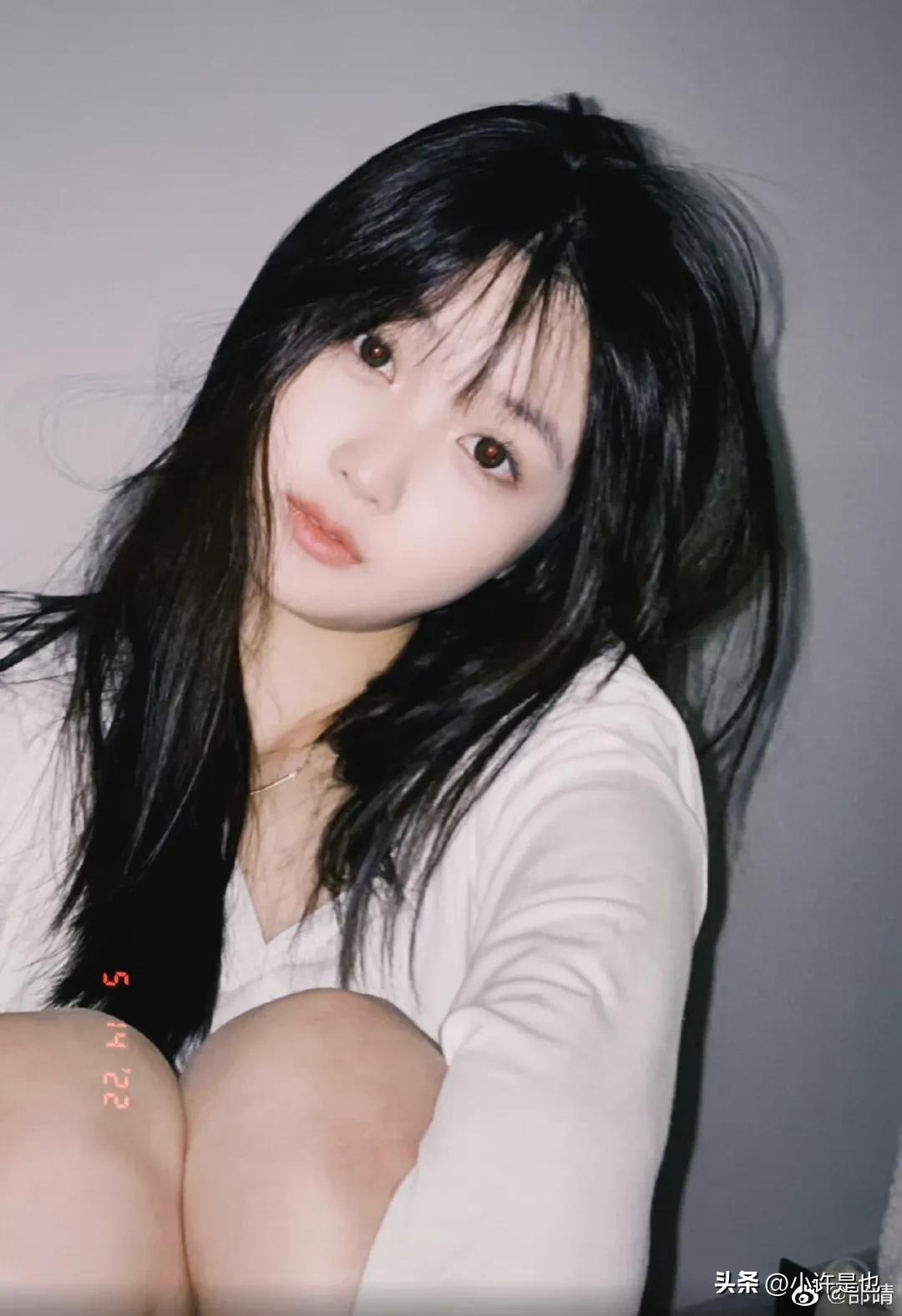 Shao Qing, 21, looks sweet and pure, 14 years younger than Zhang Jiani ...