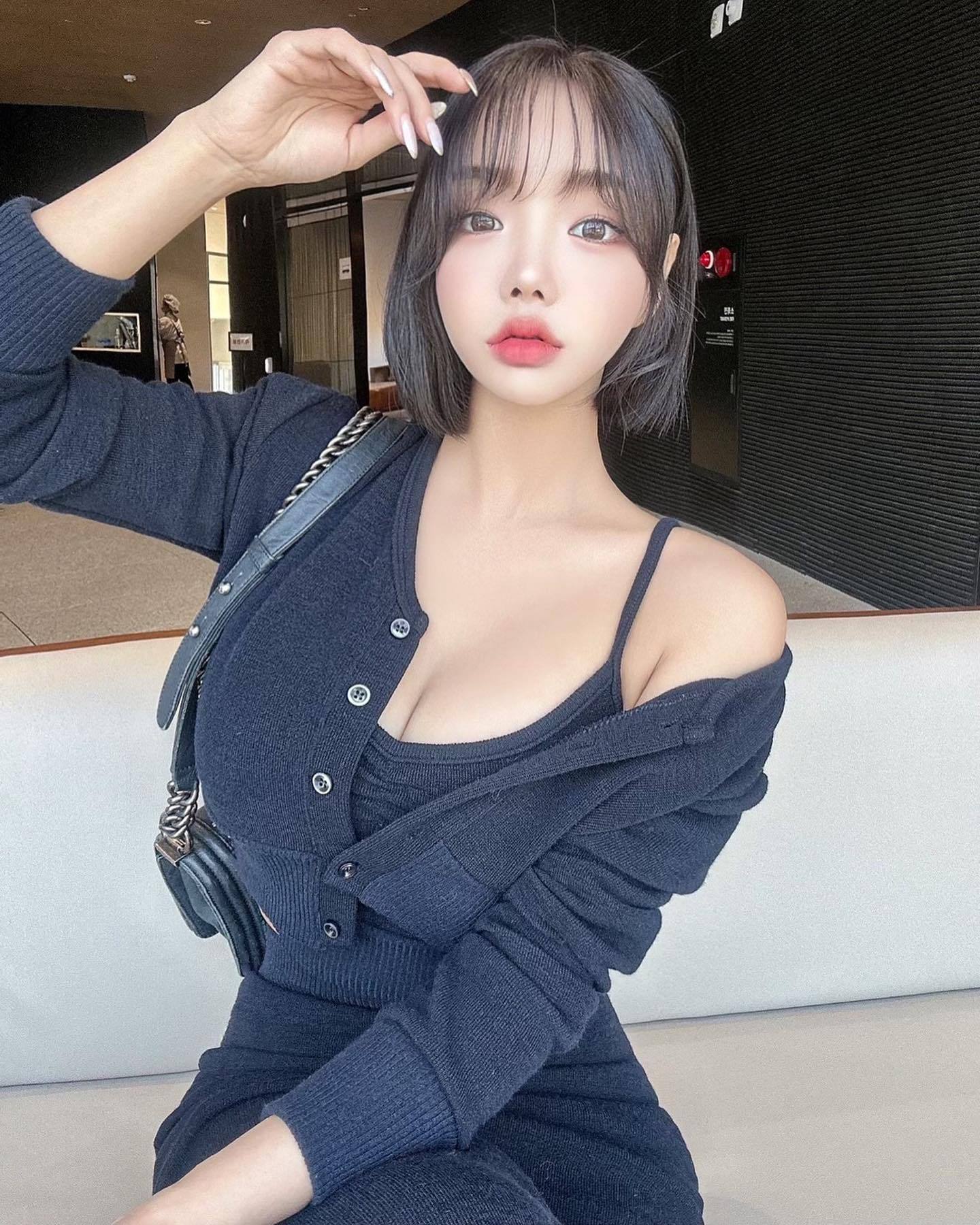 Korean beauty internet celebrity jvivid_euna sexy outfit - iMedia