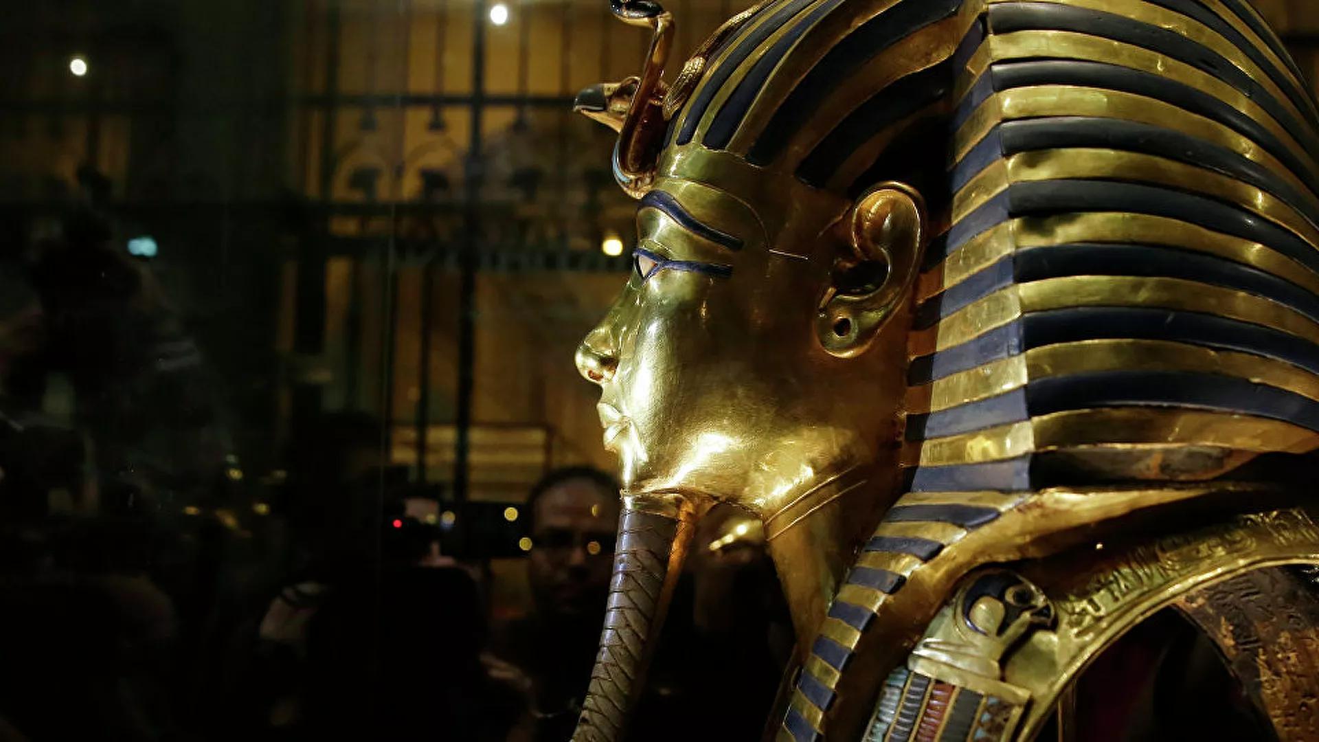 The mystery of Tutankhamun's "space dagger" revealed - iNEWS