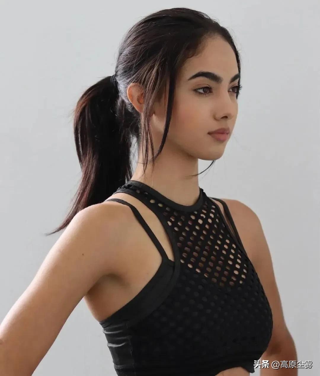 "Very eye-catching but also very hot eyes" - iNEWS