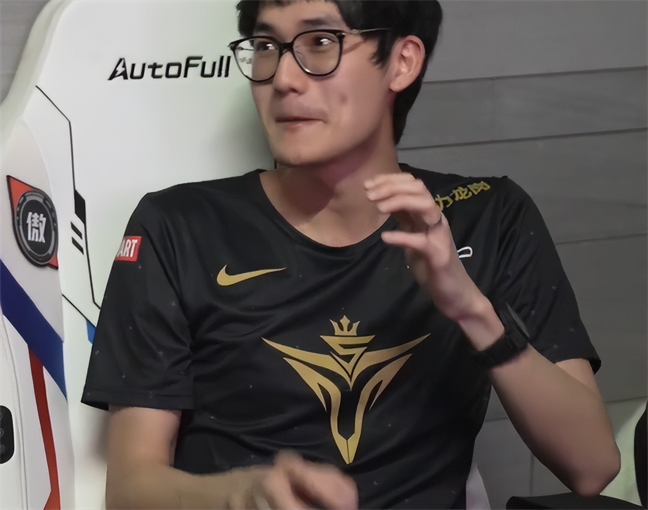 Uzi sighs that karsa is the next incense pot, 957 is not fair: he hasn't played a training match ...