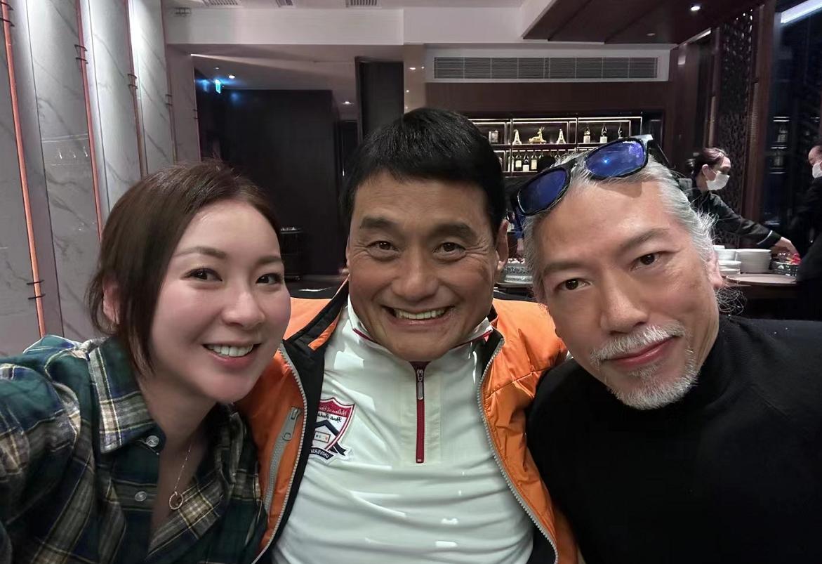 All Hong Kong stars blushed at the New Year's party!Zhang Yaoyang has ...