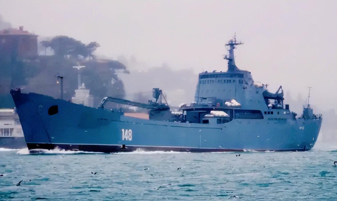 The Russian Navy's Black Sea Fleet exploded, the entire ship was ...