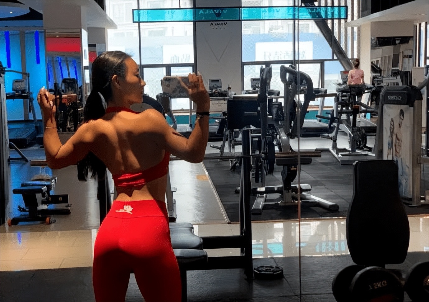 170cm Xiamen long-legged female personal trainer 38E+120cm dolphin ...