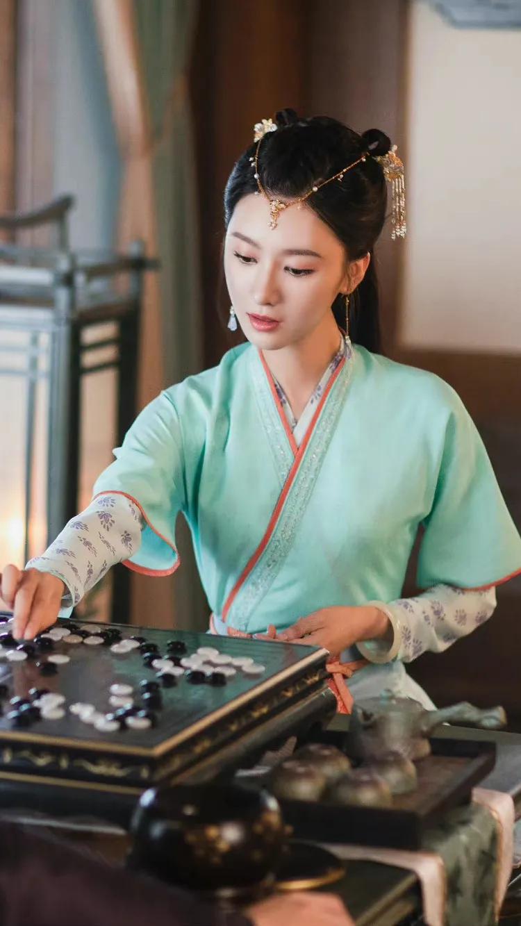 Li Yizhen's beautiful pictures - iNEWS