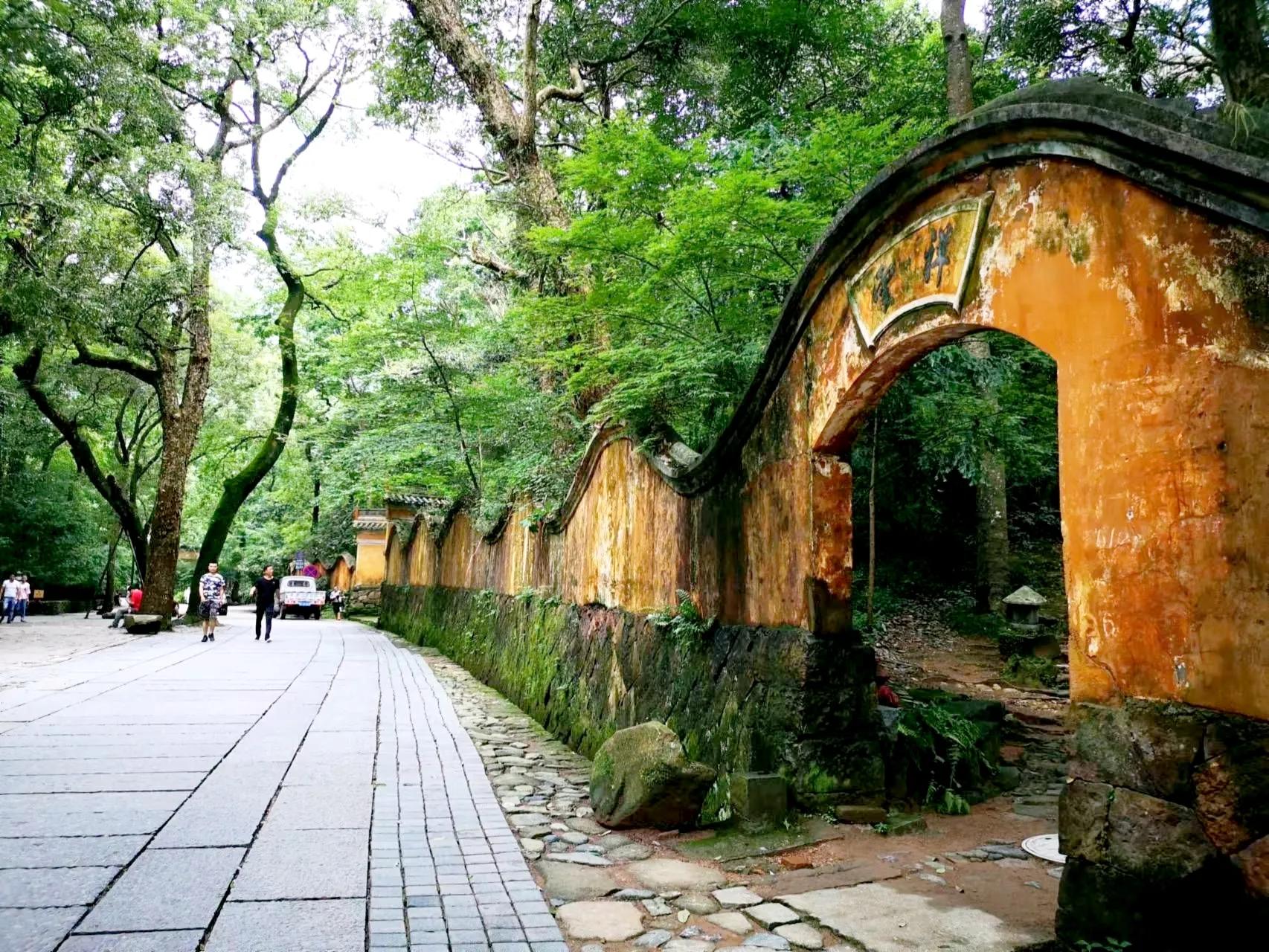 Tiantai Guoqing Temple - iNEWS