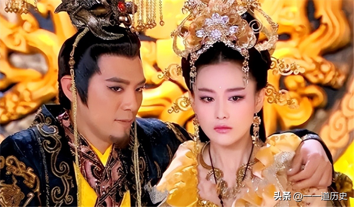 Daji has a "bad habit" before going to bed. King Zhou likes it very ...