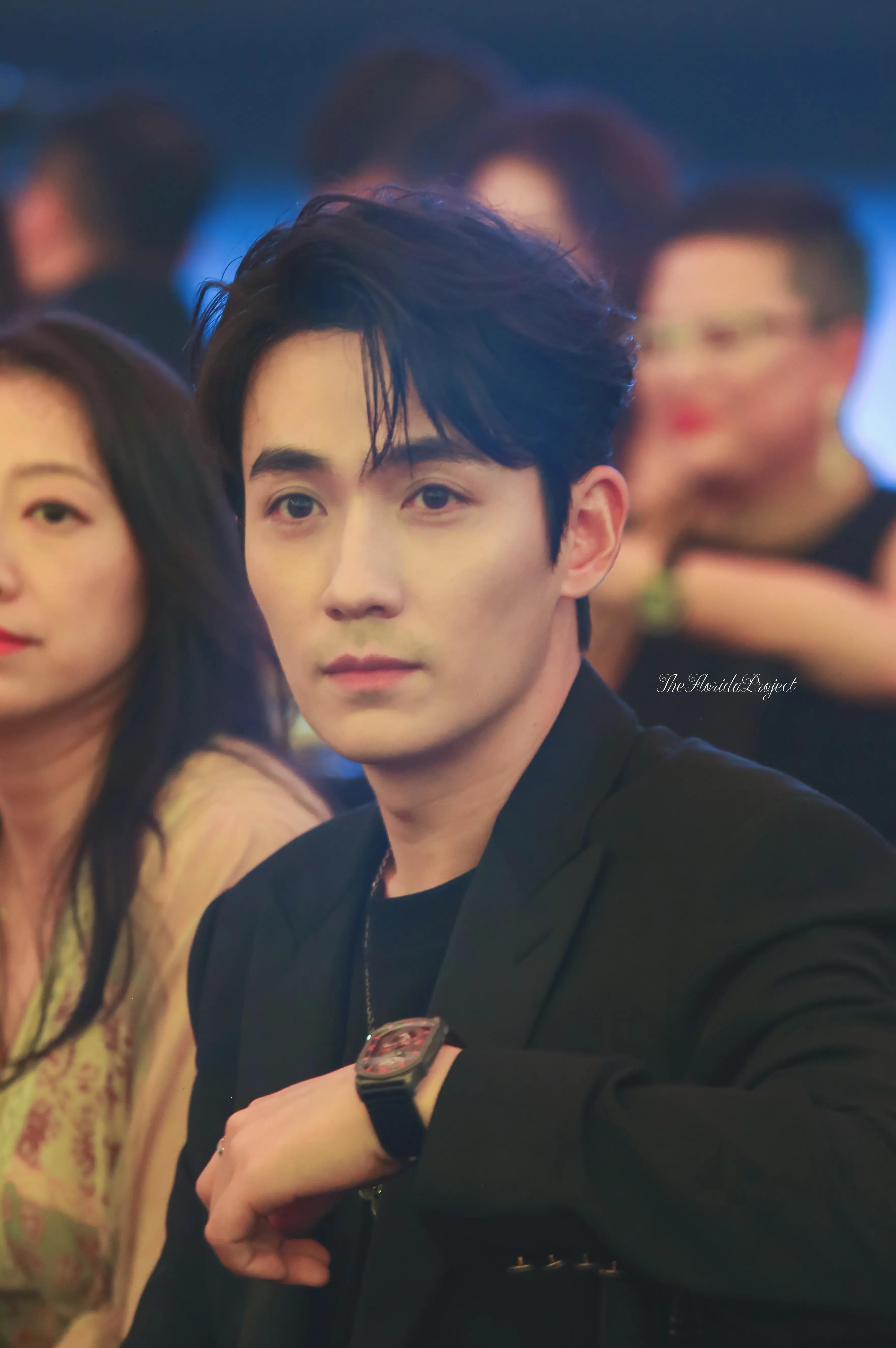 Zhu Yilong: Splendid Face and Delicate Heart - iNEWS