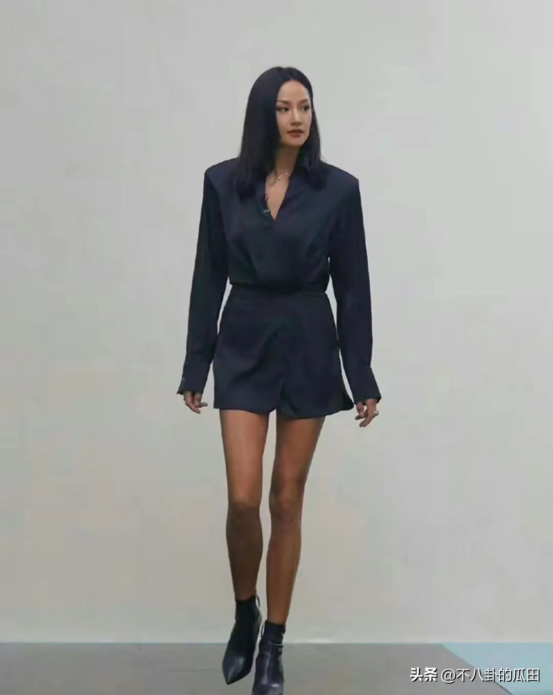 This time, the 52-year-old "first-generation national model" Qu Ying ...