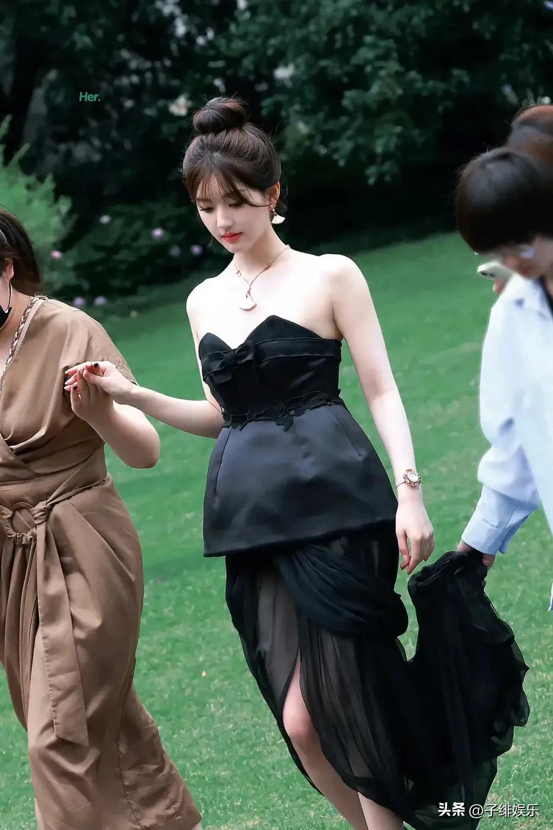 Zhao Silu is so beautiful, she is definitely a photo killer, no matter ...