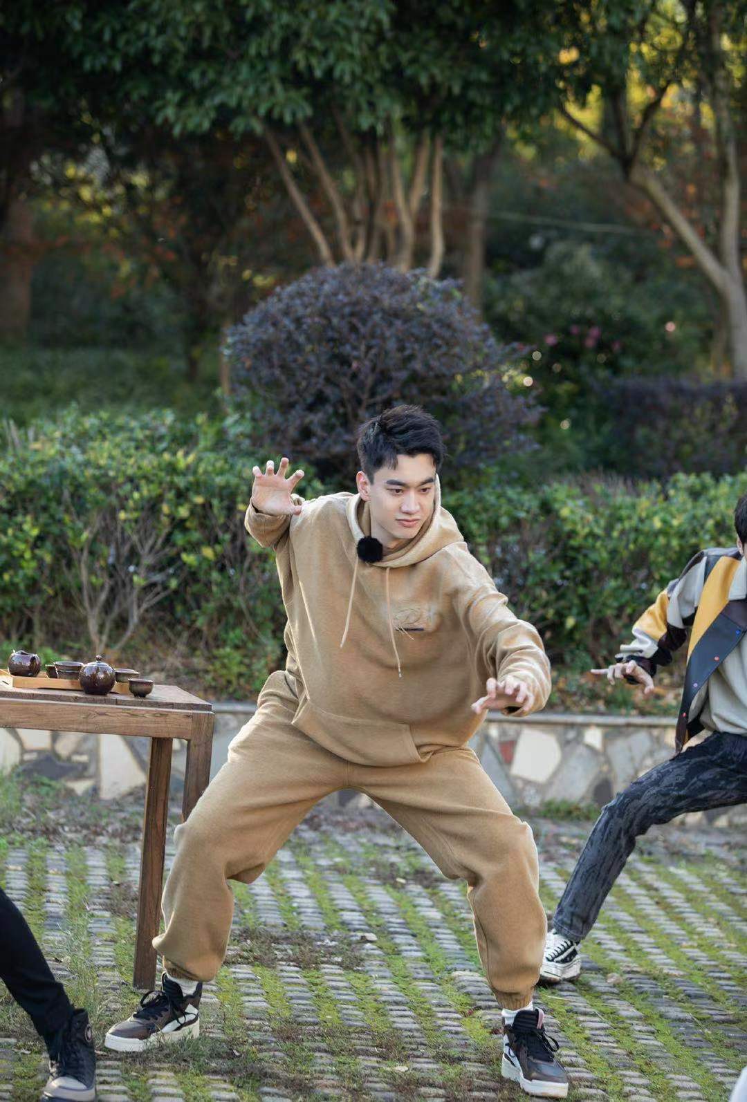 Pang Bo: Combining wisdom and beauty - iNEWS