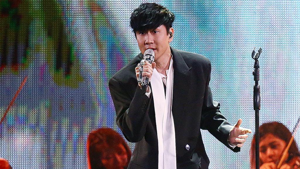 JJ Lin's concert was attacked by a laser pointer, and his right eye was ...