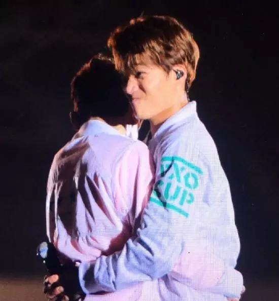 How good is EXO's relationship?I want to hug, I want to be embraced by ...