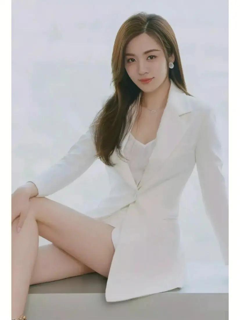 Temperament goddess Wang Xiaochen exquisite photo - iMedia