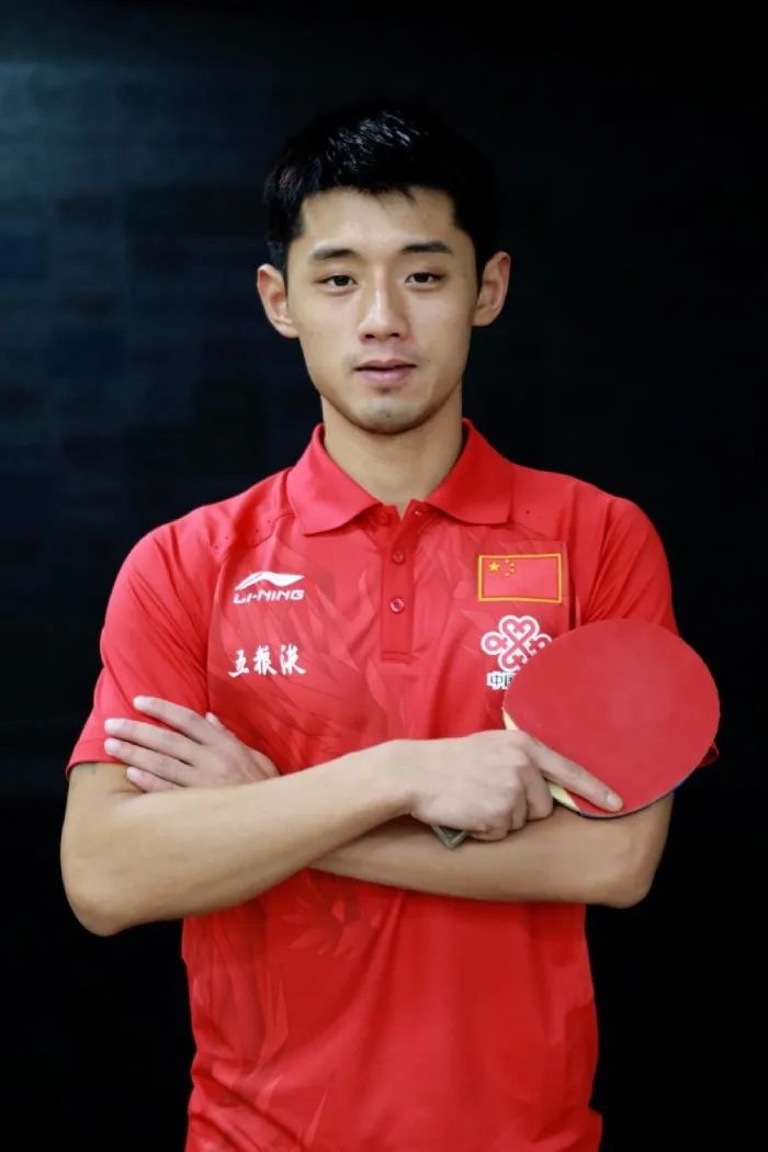 Infatuated? Zhang Jike found his girlfriend in a hurry to comfort him ...