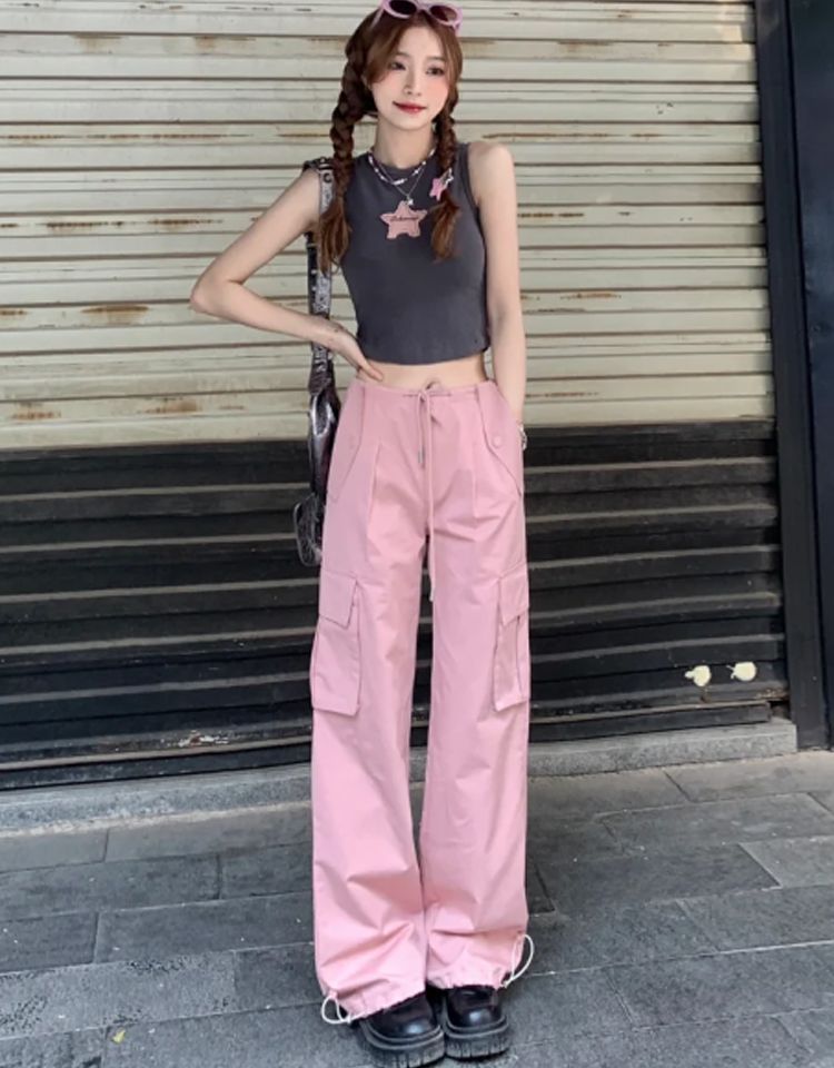 Surprised by Chengdu girls! "Overall pants + high heels" enhance the ...