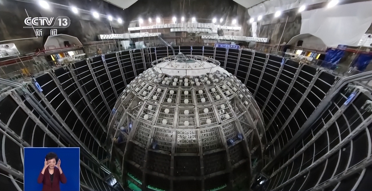 How does the "crystal ball" buried 700 meters underground capture the ...