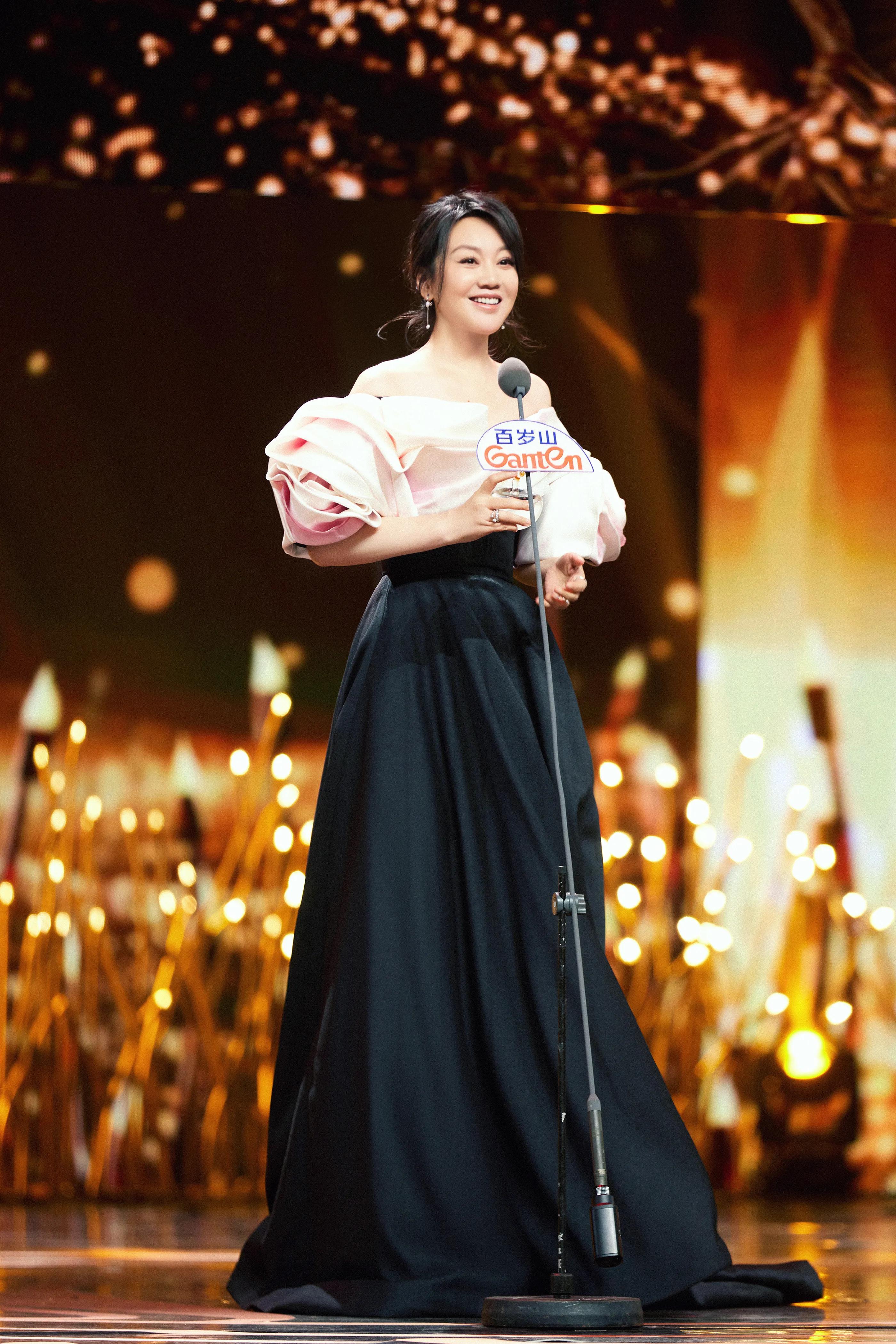 Yan Ni Qiangwei blooms so beautifully, and her sister is also blooming ...