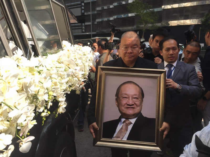 Jin Yong, who is married to Lin Leyi: There is more involuntary in life ...