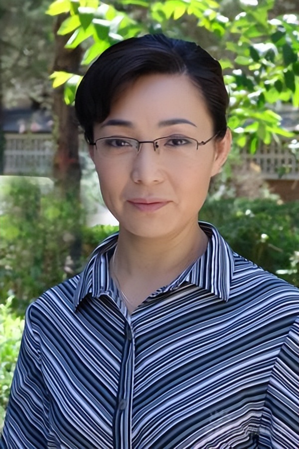 "Queen professional household" Dai Chunrong: Married an outsider at 25 ...