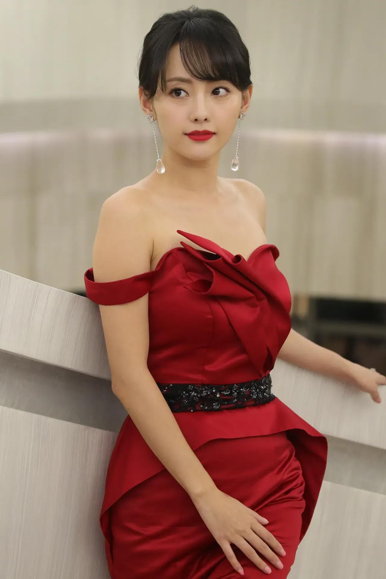 Zhang Jia Ni is beautiful - iNEWS