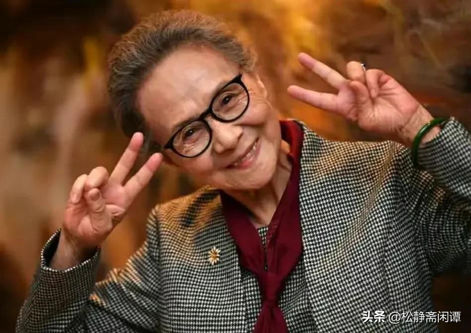 See how the 84-year-old Wu Yanshu for the best actress in this year's Tiantan Awards succeeded ...