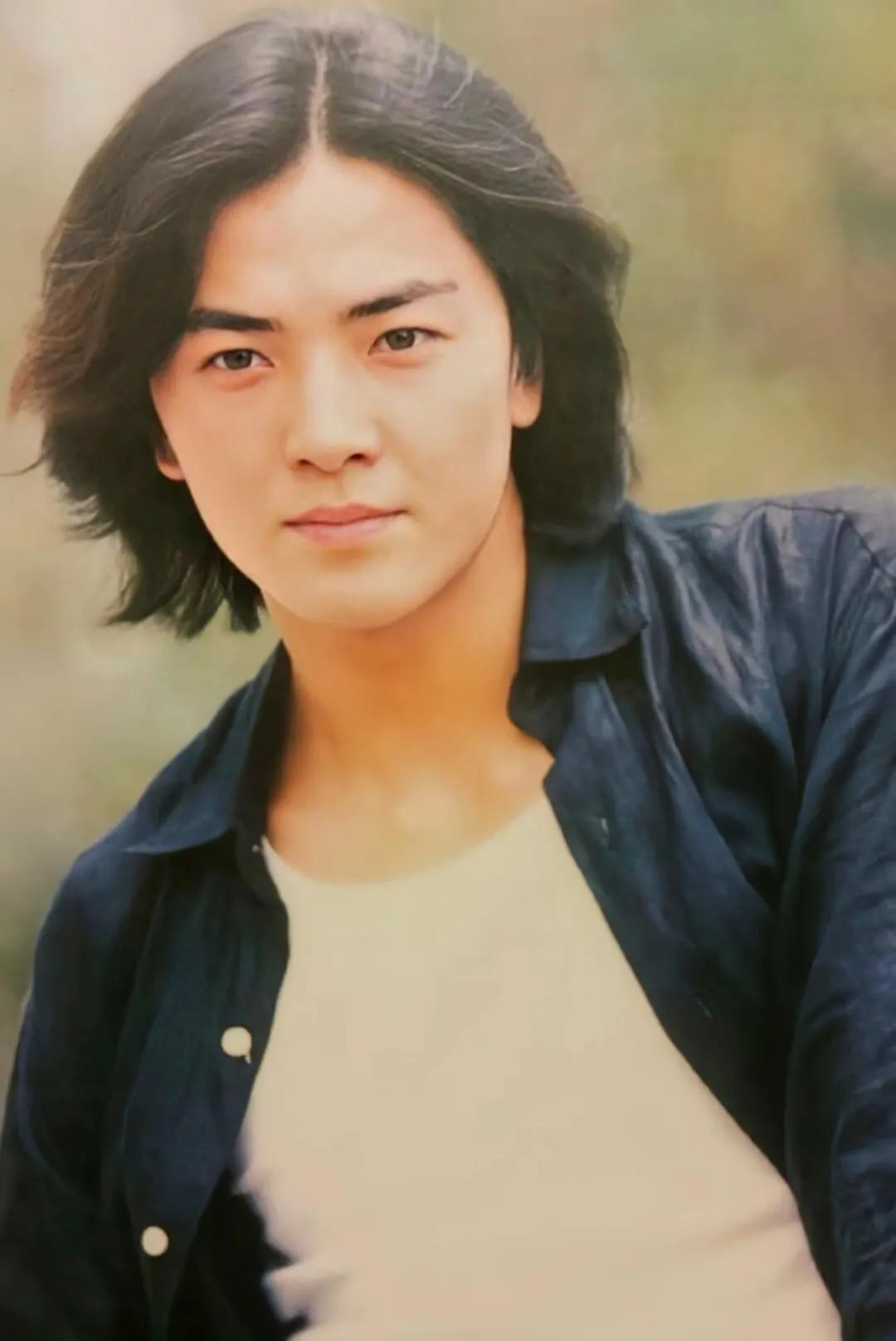 Ekin Cheng nostalgic photo 1 - iNEWS