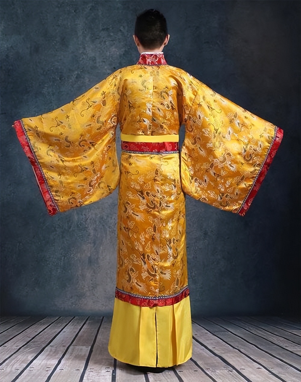 The color of the costumes of ancient Chinese monarchs and ministers - iNEWS